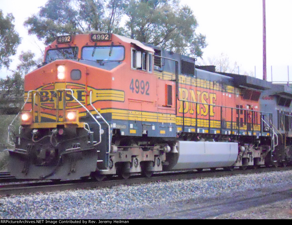 BNSF 4992